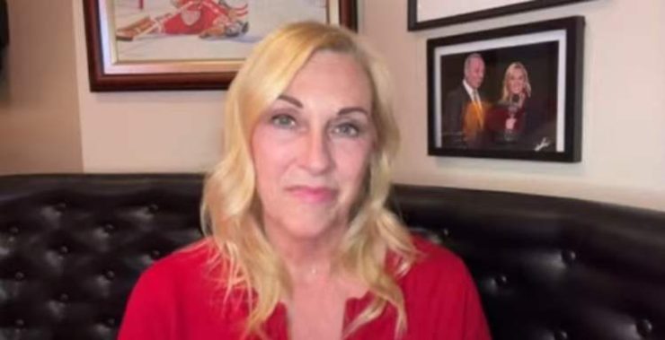 En entrevue, Chantal Machabée révèle qu’elle a ouvertement reçu des ...