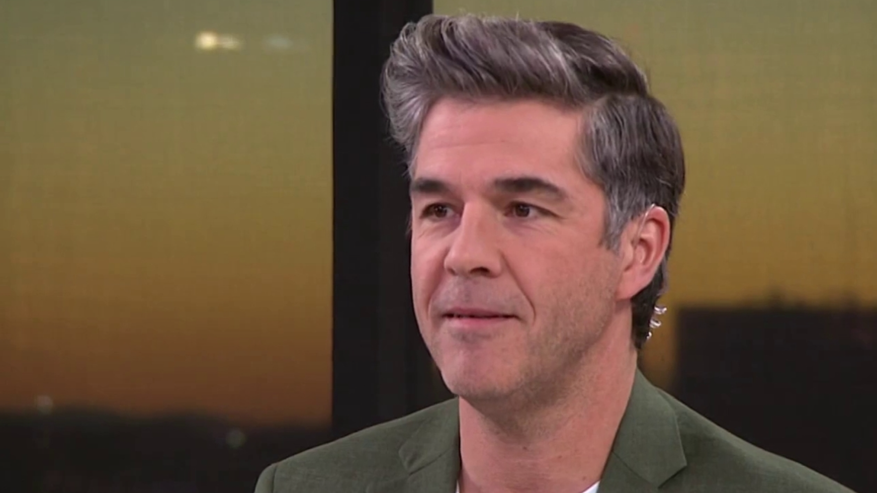 Mathieu Roy de Salut Bonjour opte pour une nouvelle coupe de cheveux et dévoile un look ...